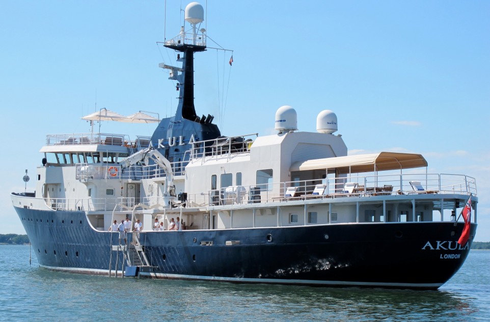Expedition yacht Akula viewings in Cannes